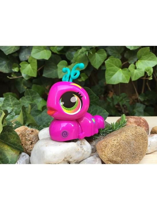 BUILD A BOT GLOW WORM – Joe Whelans